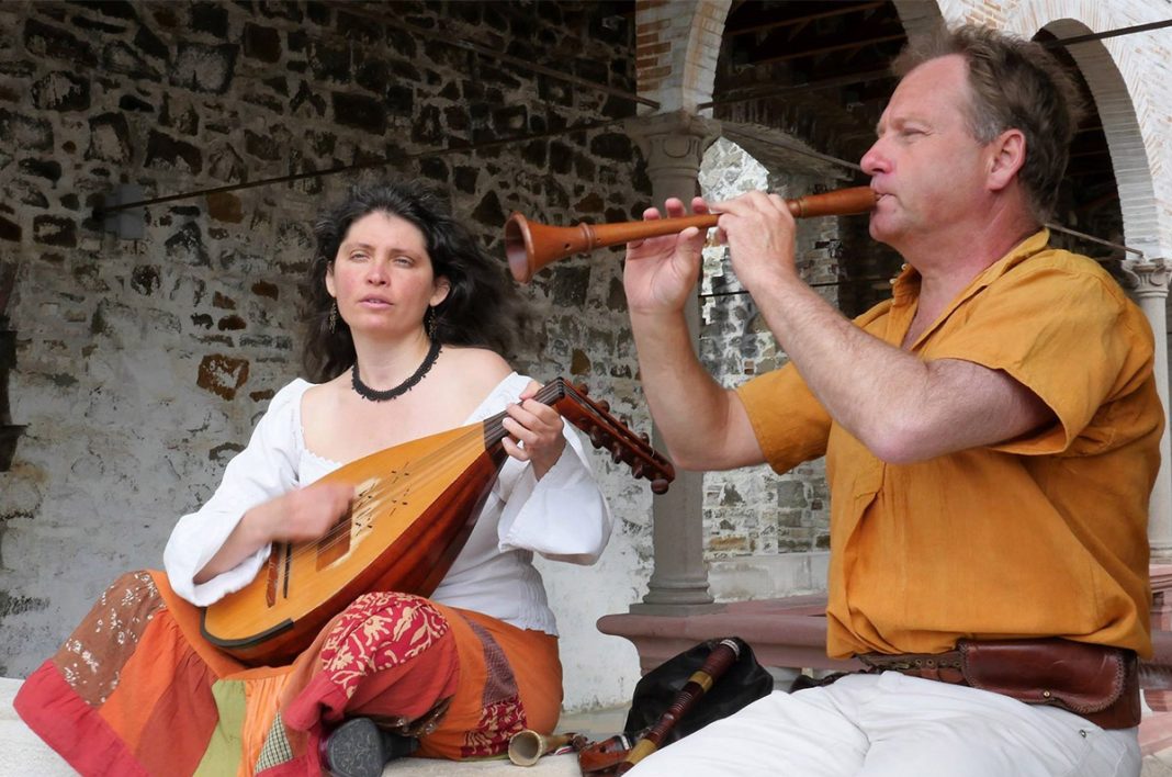 Aranyalma Páros: MESÉK MÁTYÁS KIRÁLYRÓL - Margitszigeti Szabadtéri ...